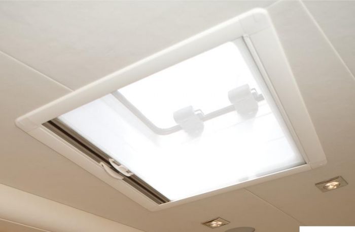 Oceanair roller blind and flyscreen for Lewmar 60 built-in OceanAir